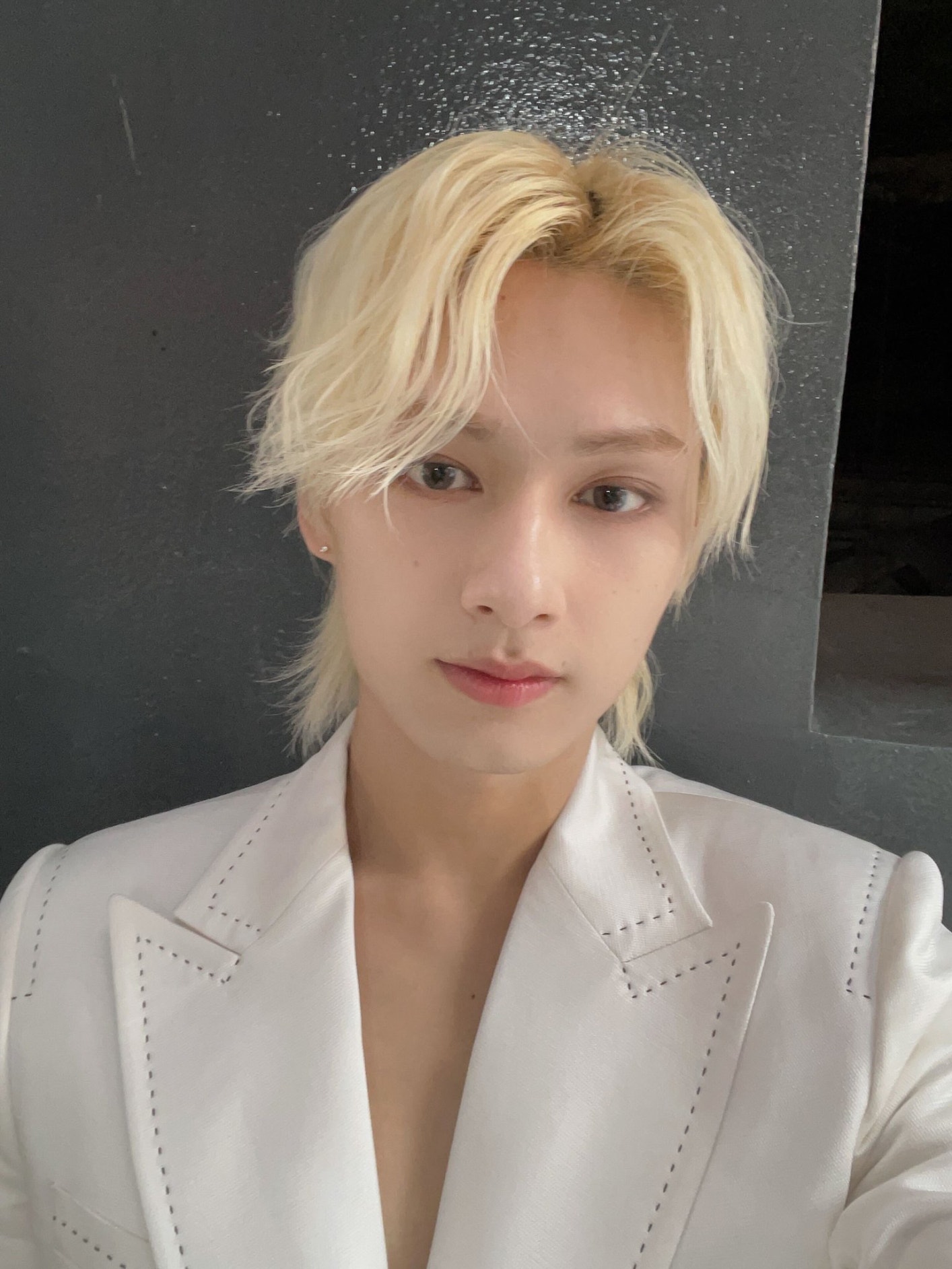 SEVENTEEN Community Posts - 네 현재 머리는 너에게 아주 잘 어울리지만 네 검은 머리가 그리워 후후🥲🥲 ...