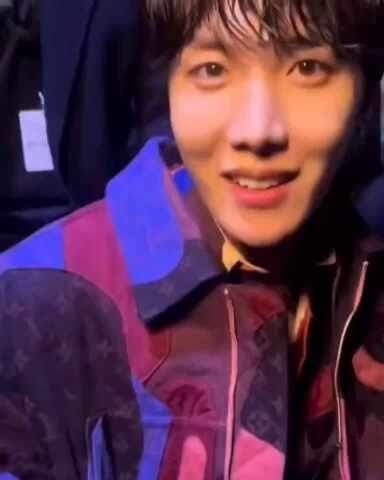 BTS Community Posts - Meu filhote de esquilo coreano 💜🐿 #btsbrasil # ...