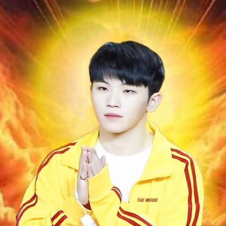 SEVENTEEN Community Posts - 这是woozi，他帮你把你的霉运全部赶走了并为你祈来了好运，说谢谢woozi