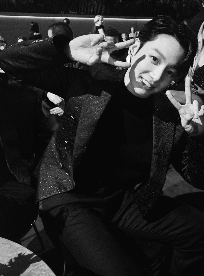 Bts Community Posts To Jungkook 계속 내 곁에 있어줘 떨어져 있어도 항상 당신을 생각하고 있어요