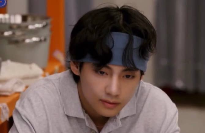 BTS Community Posts - Seojins Teaser #2 | Taehyung cut 💜💜 Chef Taehyung ...