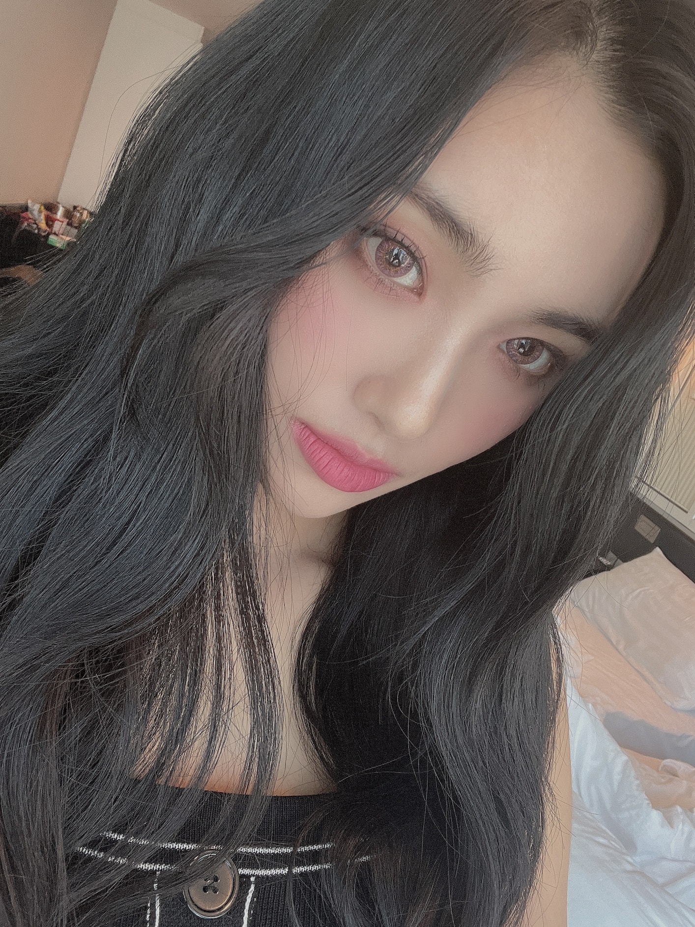 EVERGLOW Community Posts - 덥댜🫠 - AISHA