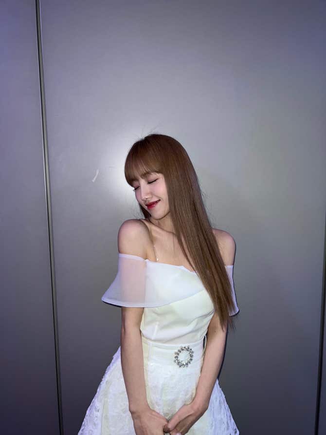 Cherry Bullet Community Posts - P.O.W 활동 사진 대방출 ️ 오늘도 잘자🌙 - HAE YOON