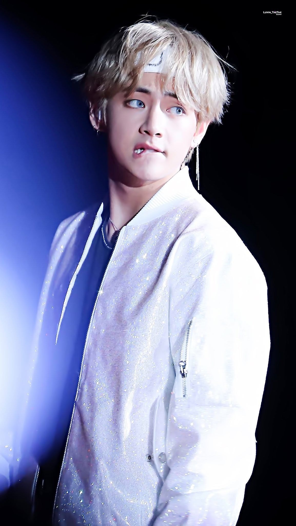 BTS Community Posts - 😉😘😘🥰🥰😍😍😍😍😍💜💜💜💜tae......tae......marry me ...